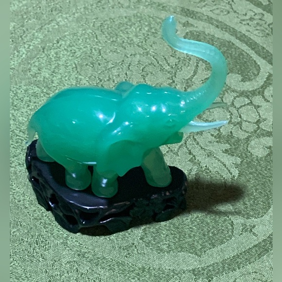 Art | Vintage Plastic Jade Color Lucky 5 Elephant W Raised Trunk Hong ...